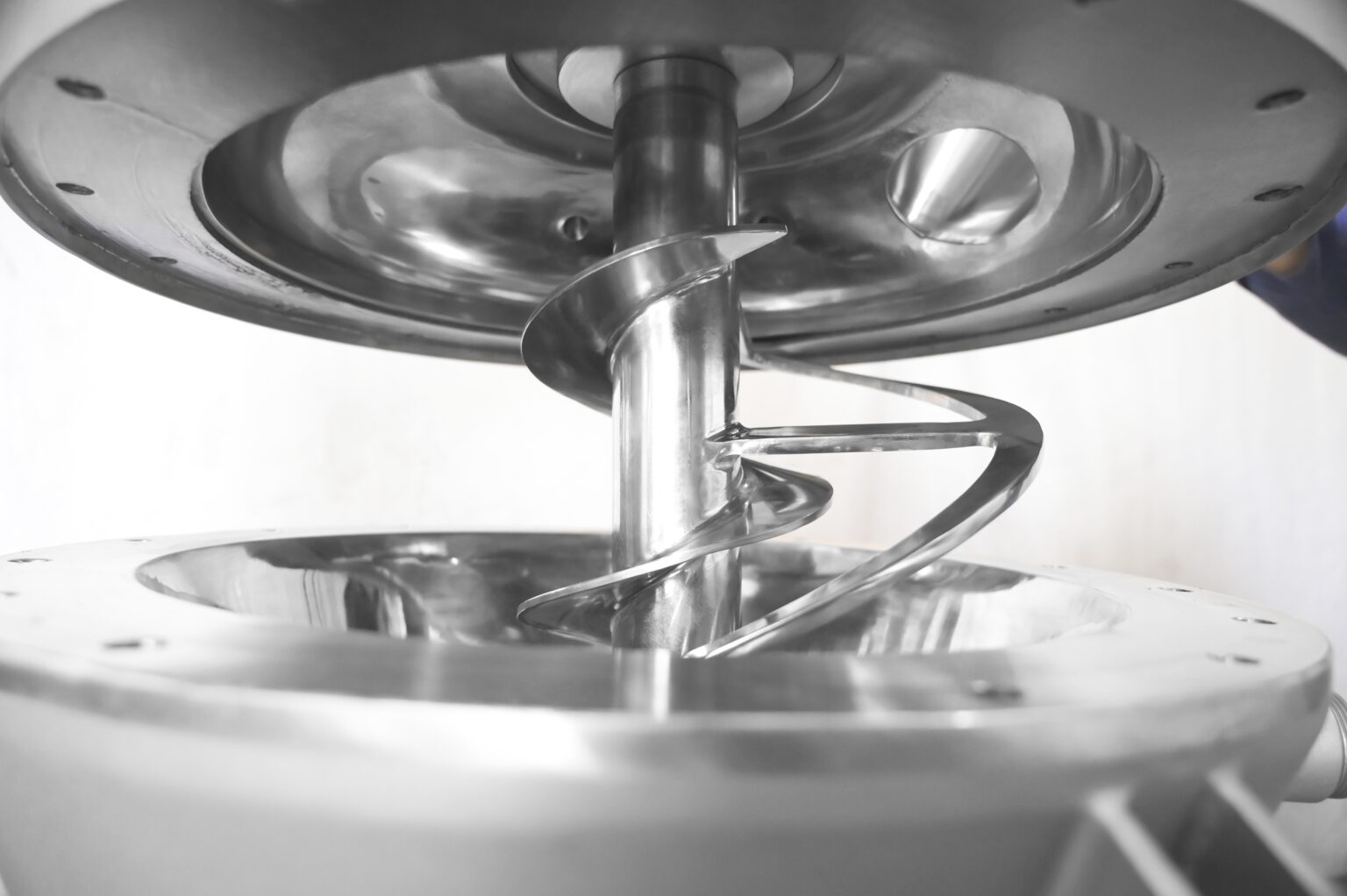 Vacuum Ribbon Mixers That Blend, Mix, & Dry In One Machine