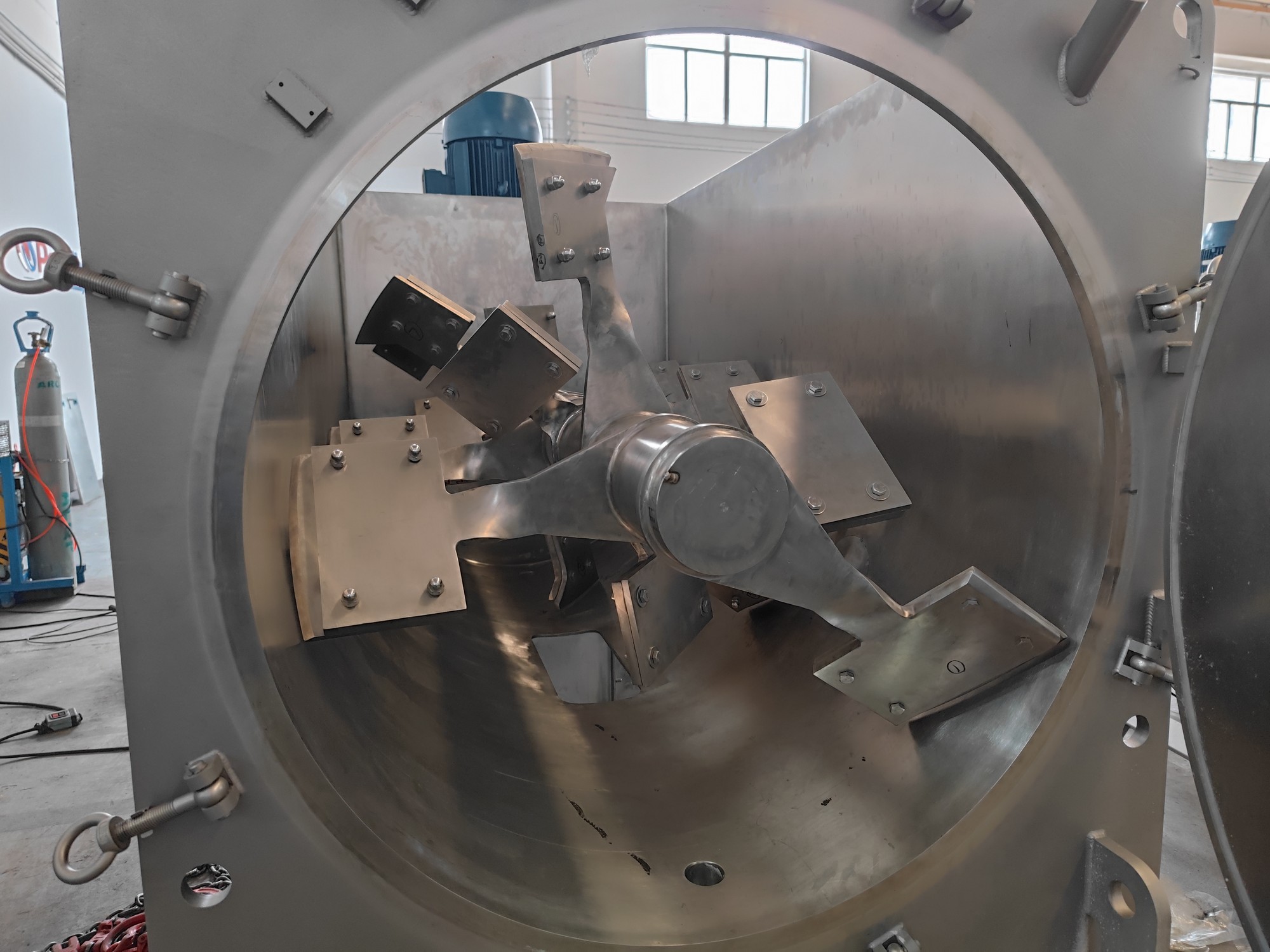 How Cantilever Designed Mixers Help Ensure Proper Cleaning